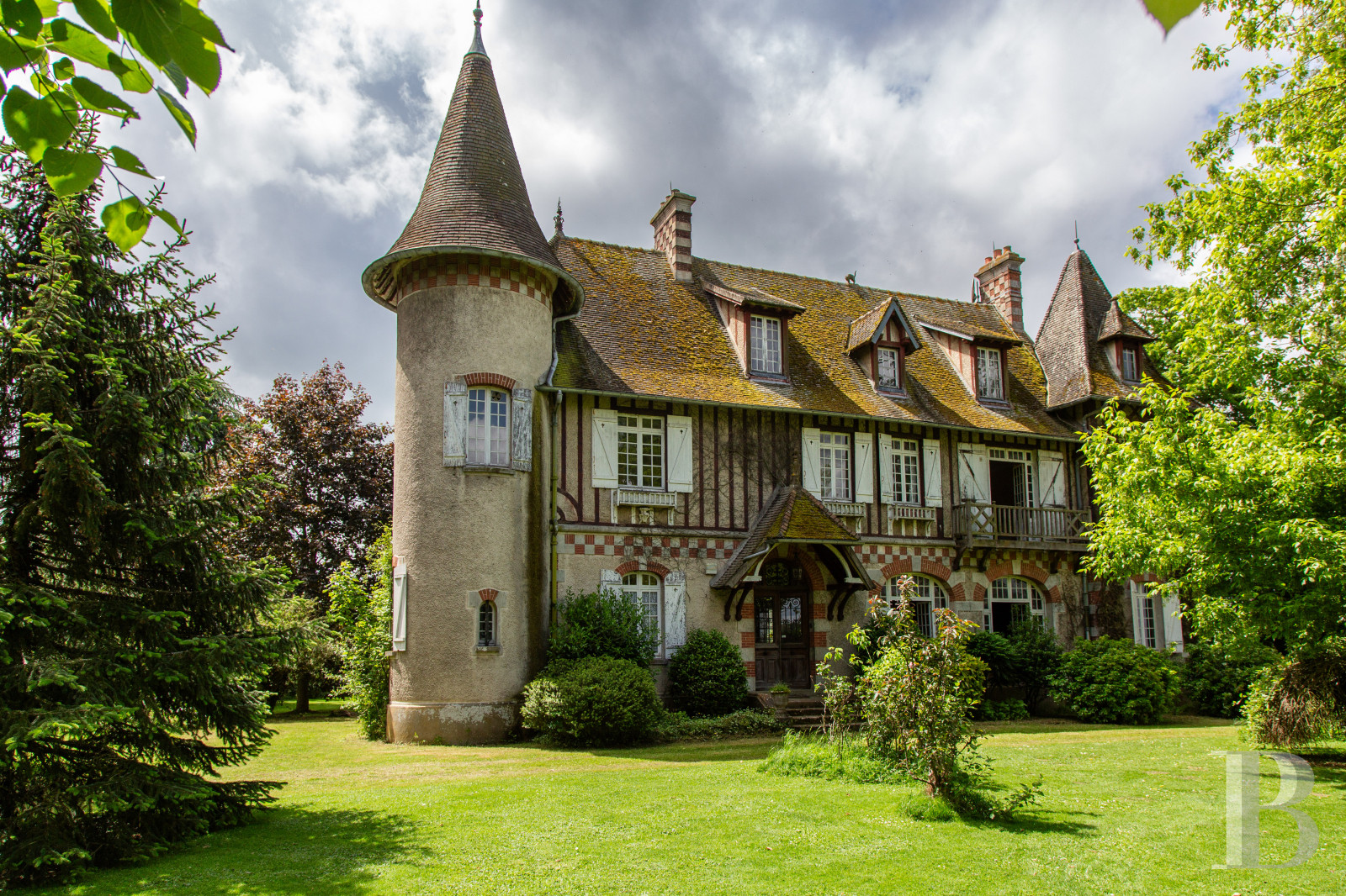manoir à vendre À 70 km au sud-est de Paris, en Seine-et-Marne