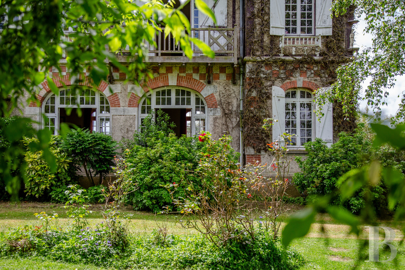 manoir à vendre À 70 km au sud-est de Paris, en Seine-et-Marne