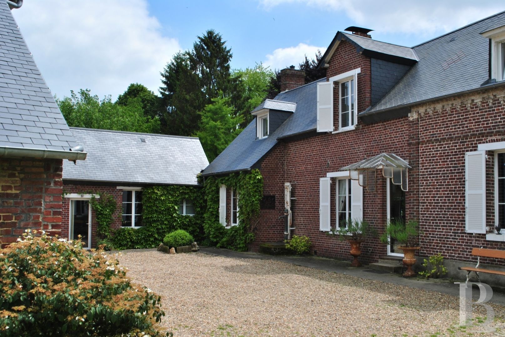 Maison En Brique Rouge | Ventana Blog